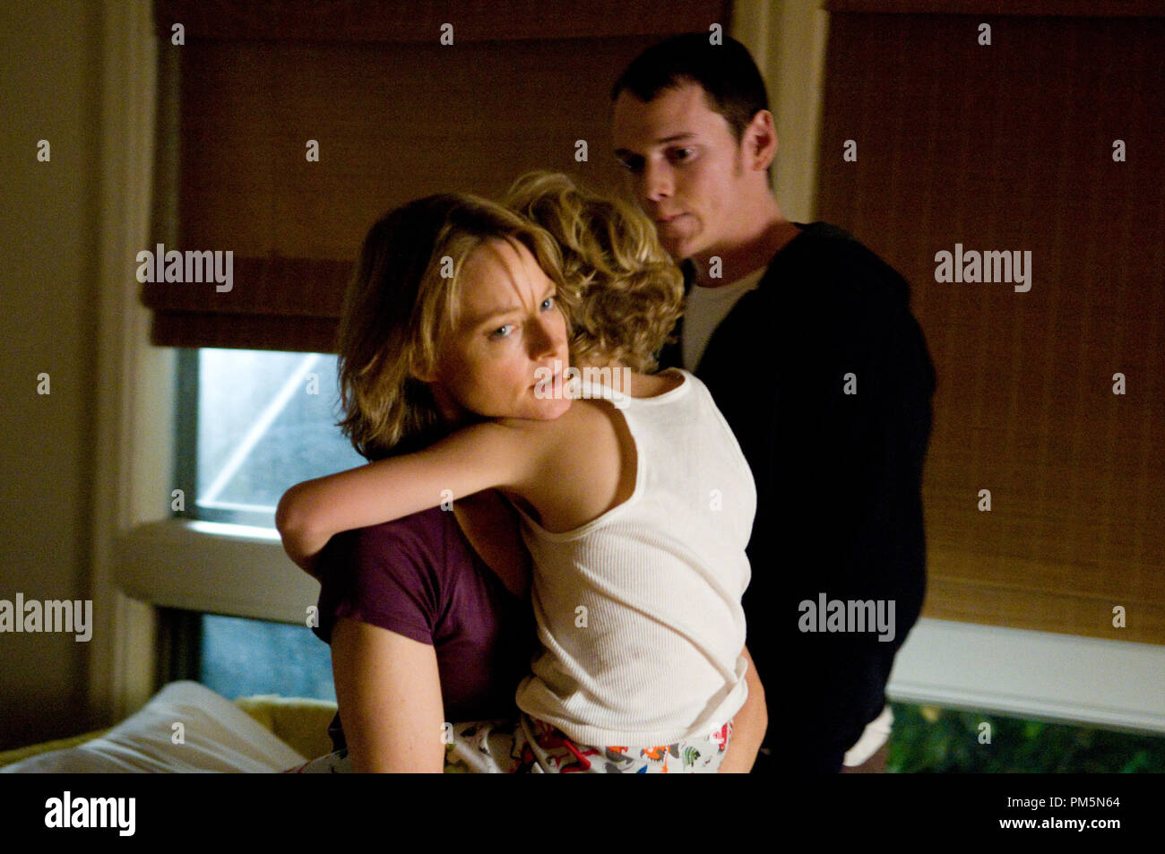 JODIE FOSTER on the set of THE BEAVER Stock Photo - Alamy