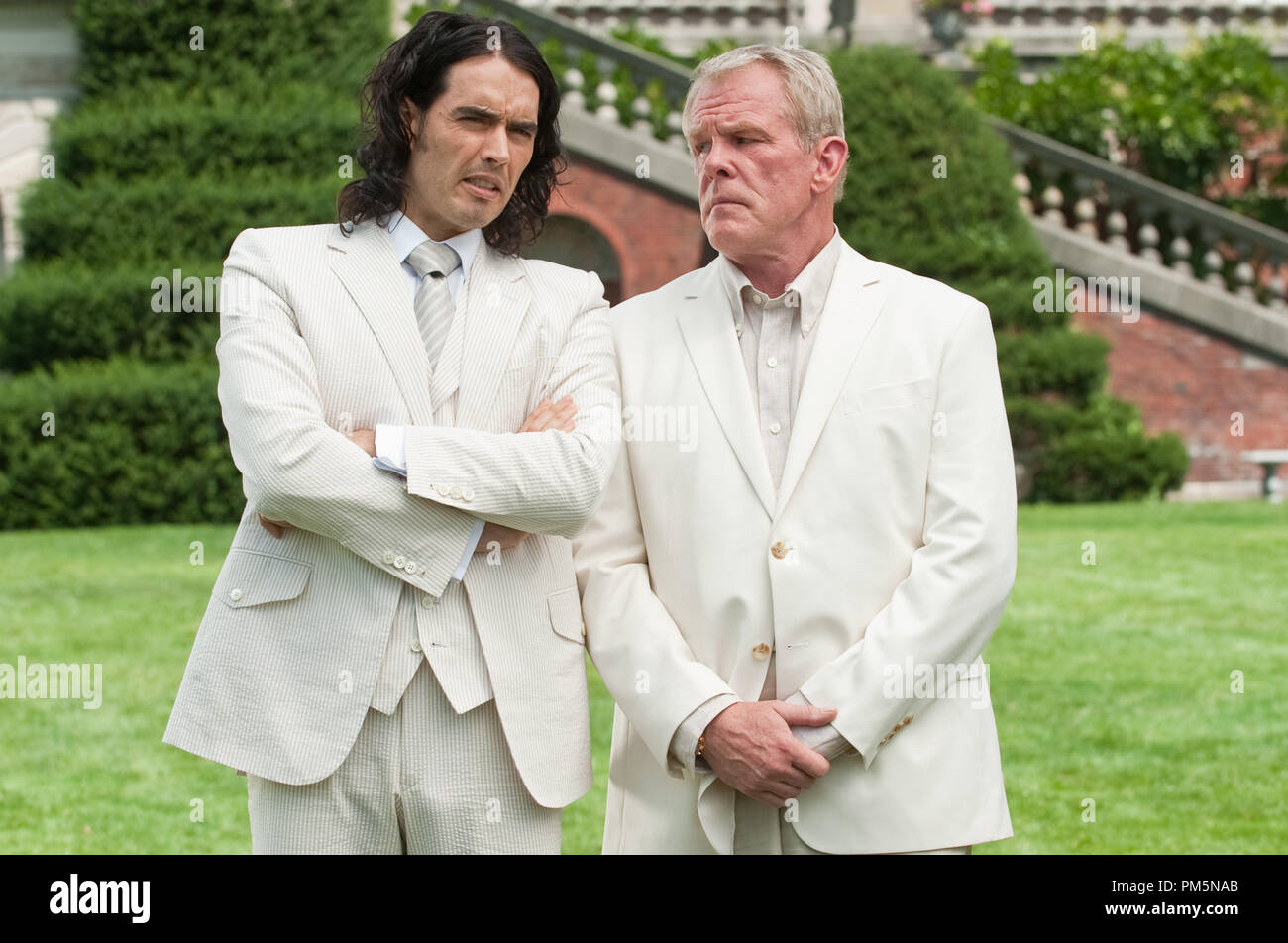 (L-r) RUSSELL BRAND as Arthur and NICK NOLTE as Burt Johnson in Warner ...