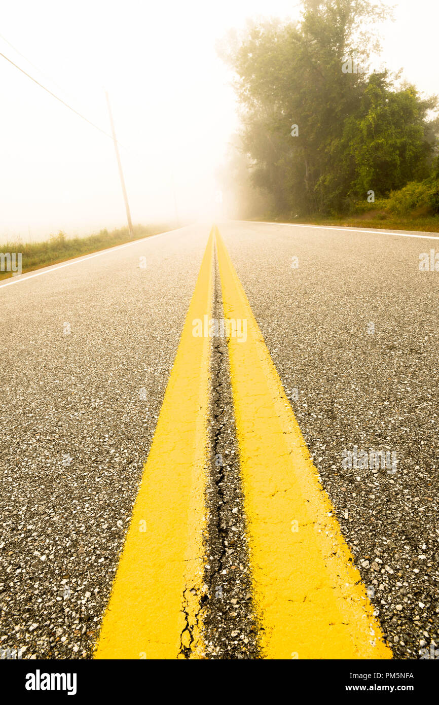 Yellow safety line hi-res stock photography and images - Alamy