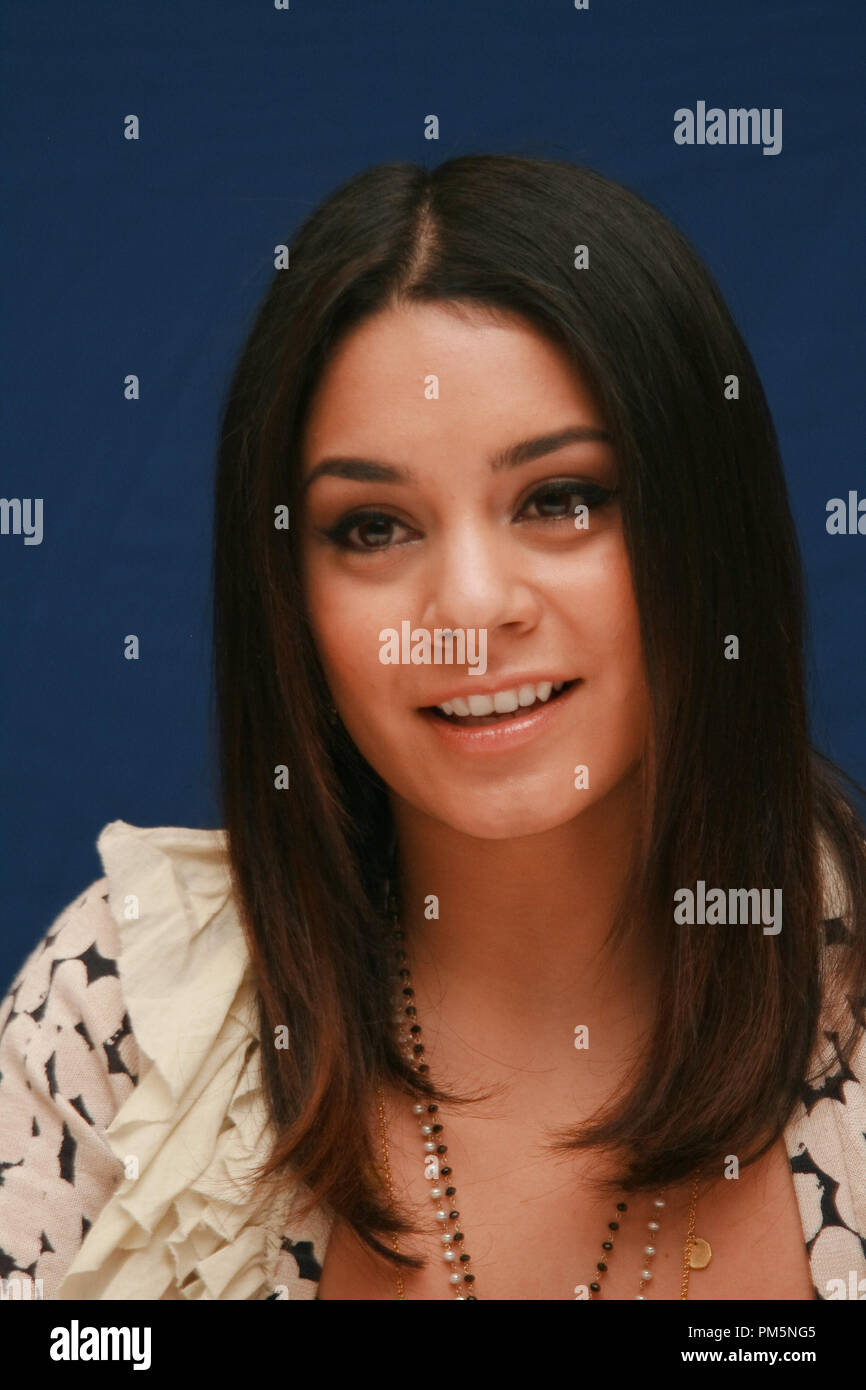 Vanessa Hudgens "Sucker Punch" Portrait Session, March 19, 2011 ...