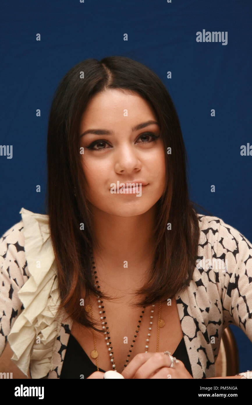 Vanessa Hudgens "Sucker Punch" Portrait Session, March 19, 2011 ...