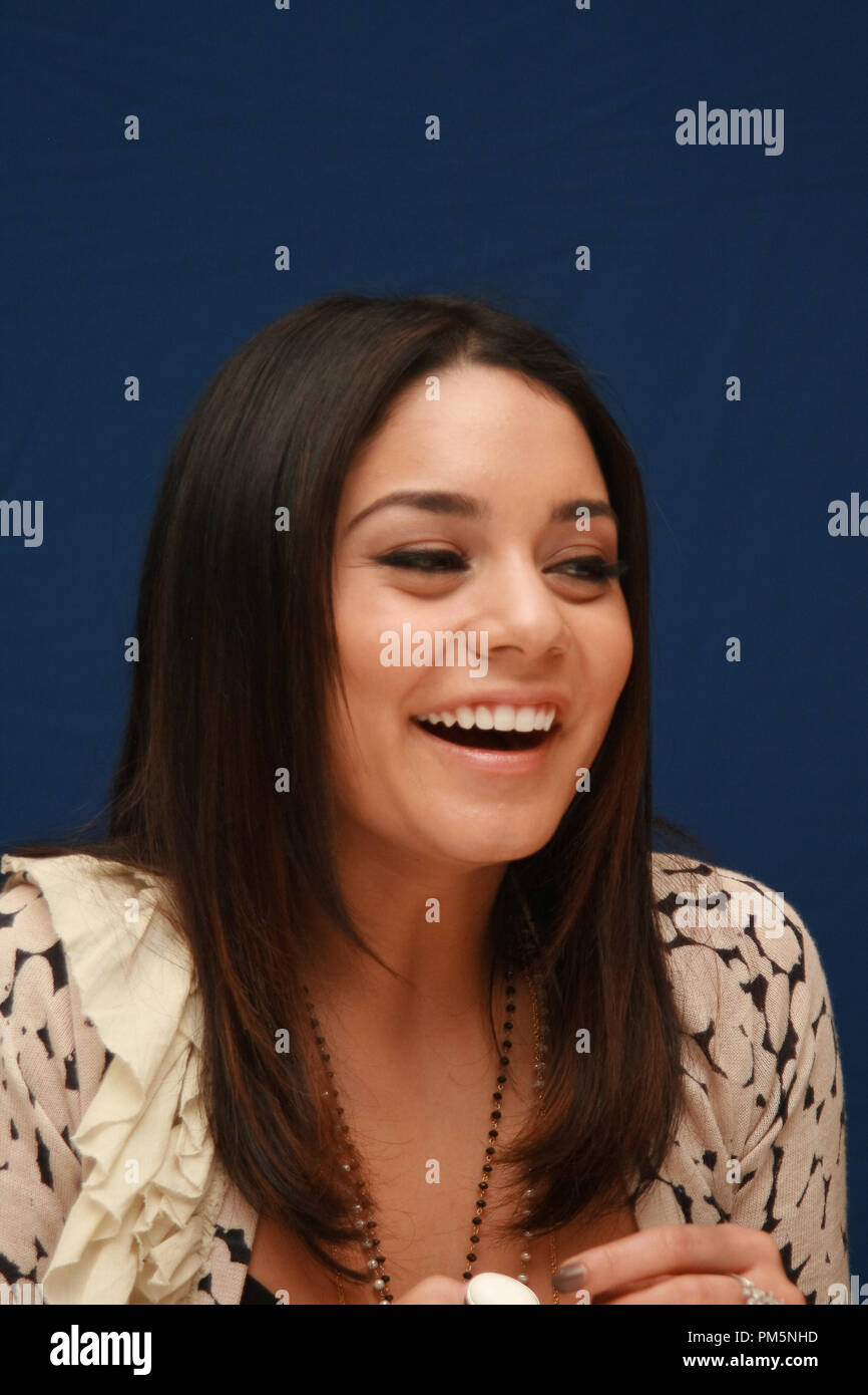 Vanessa Hudgens "Sucker Punch" Portrait Session, March 19, 2011 ...