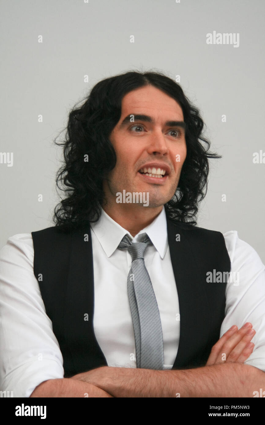 Russell Brand "Arthur" Portrait Session, March 25, 2011. Reproduction ...