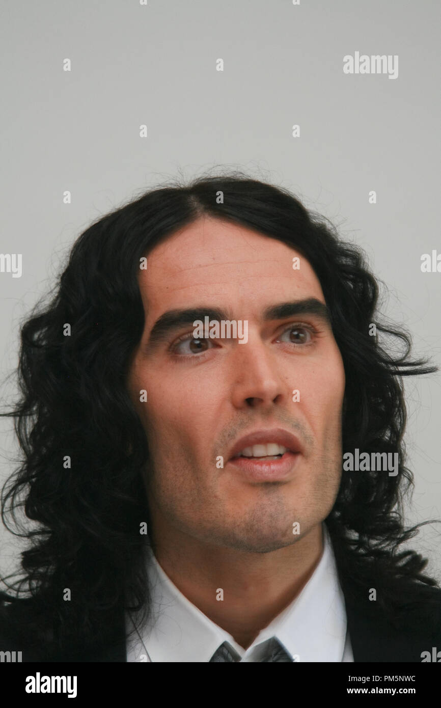 Russell Brand "Arthur" Portrait Session, March 25, 2011. Reproduction ...