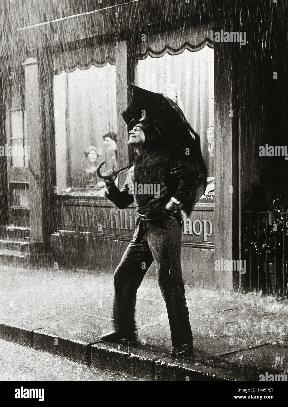 Gene Kelly "Singin' in the Rain", 1952 MGM File Reference # 30928 ...