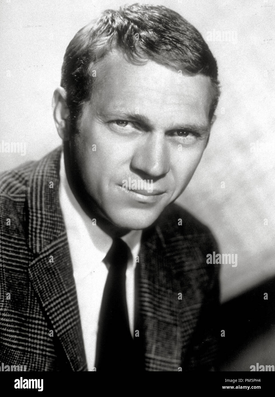 Steve mcqueen portrait hi-res stock photography and images - Alamy