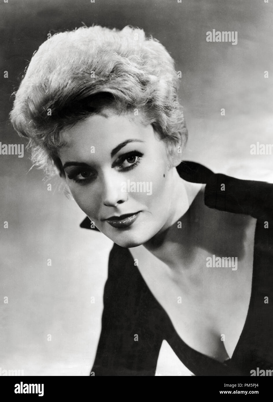 Kim novak film still hi-res stock photography and images - Alamy