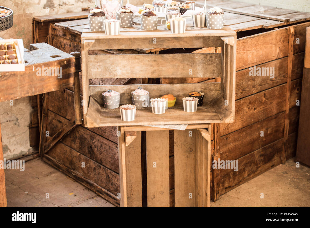 Wedding cake style architecture hi-res stock photography and images - Alamy