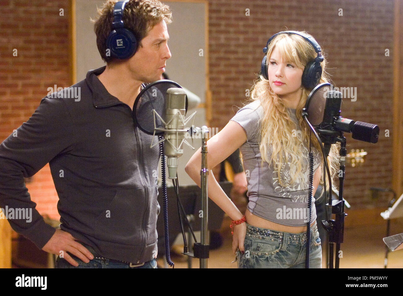 Studio Publicity Still from "Music and Lyrics" Hugh Grant, Haley Bennett © 2007 Warner Photo ...