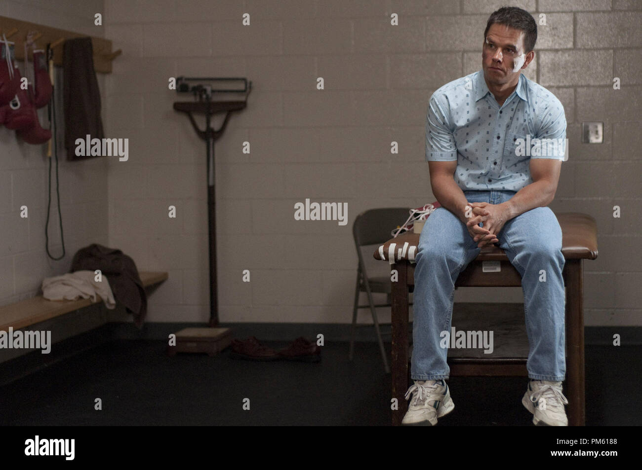 Micky Ward Mark Wahlberg THE FIGHTER Trailer (2010)