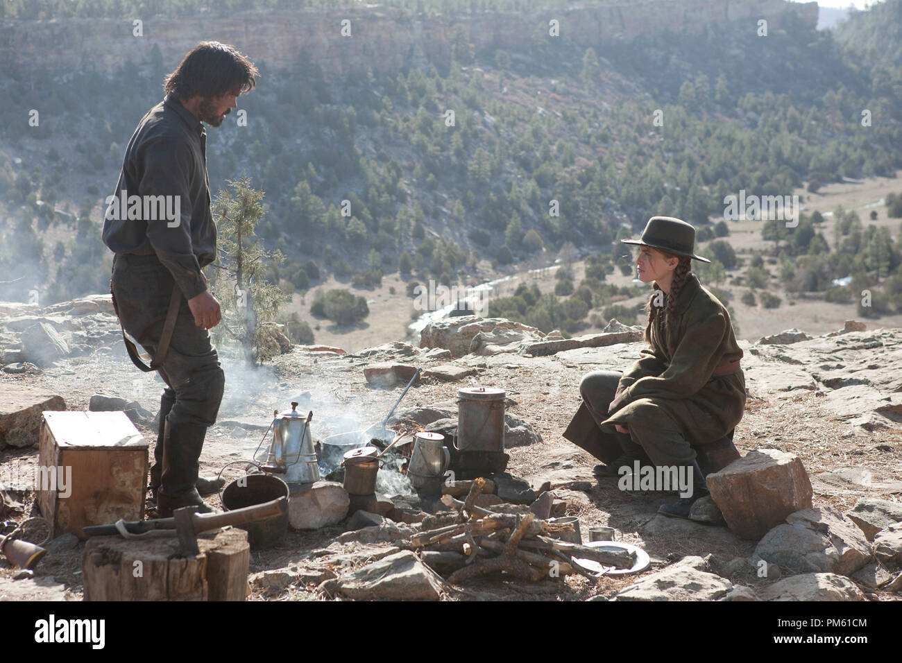 Left right josh brolin hi-res stock photography and images - Alamy