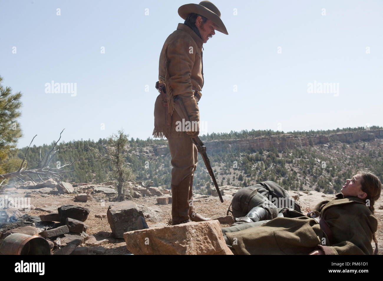Matt damon and hailee steinfeld hi-res stock photography and images - Alamy