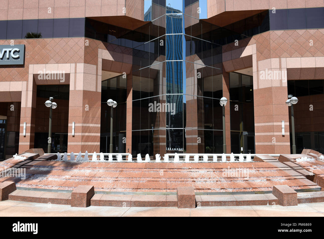 LONG BEACH, CALIF - SEPT 10, 2018: Fountain and Main Entrance at One ...
