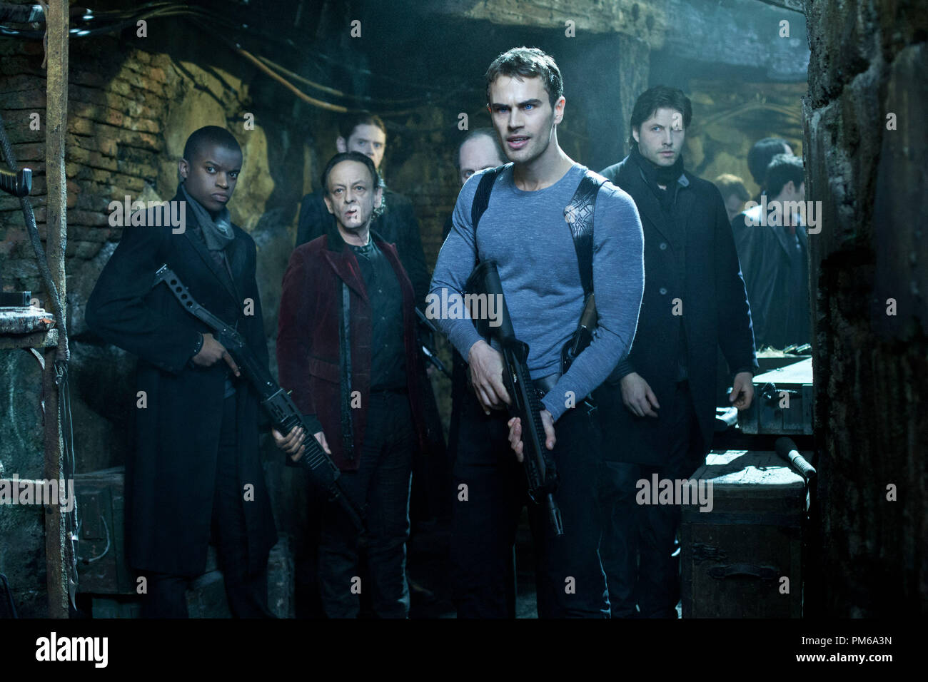 Theo James in Screen Gems' action-horror UNDERWORLD AWAKENING Stock ...