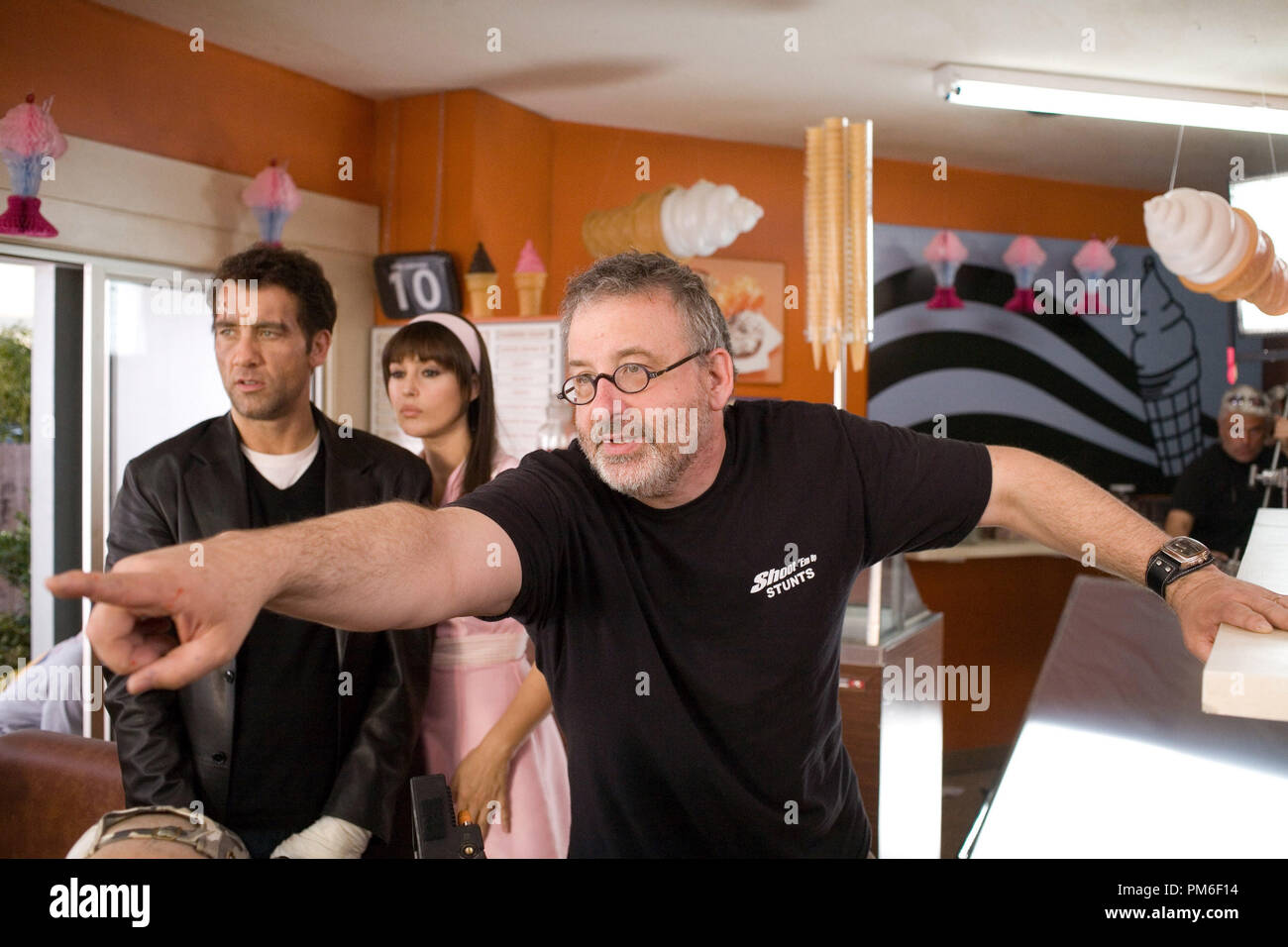 Film Still / Publicity Still from "Shoot 'Em Up" Clive Owen, Monica ...