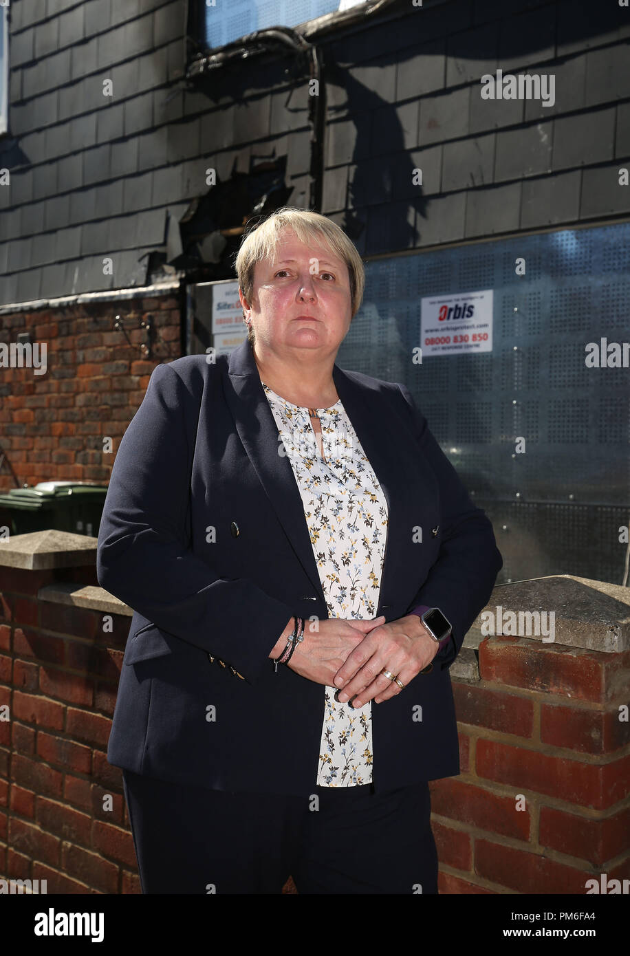 Detective inspector alison cole outside house hi-res stock photography ...