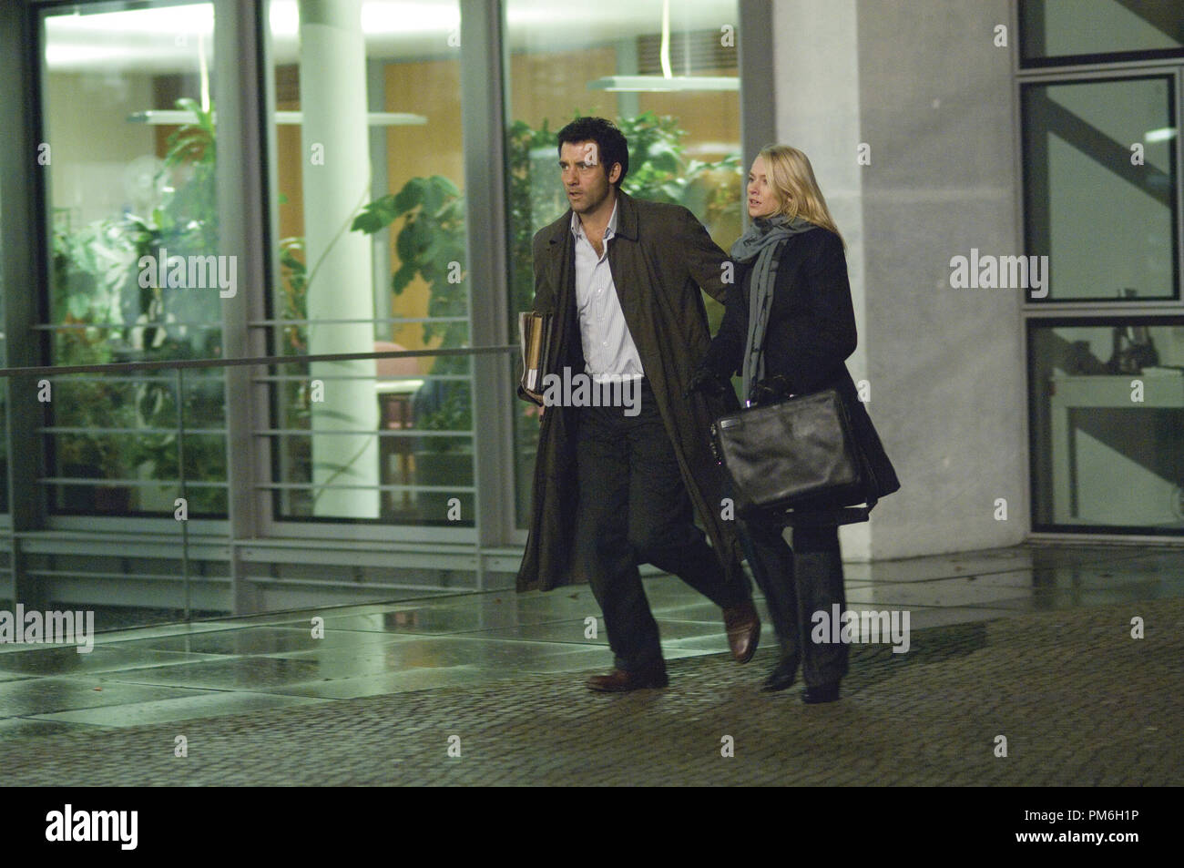 Film Still from "The International" Clive Owen, Naomi Watts © 2008 ...