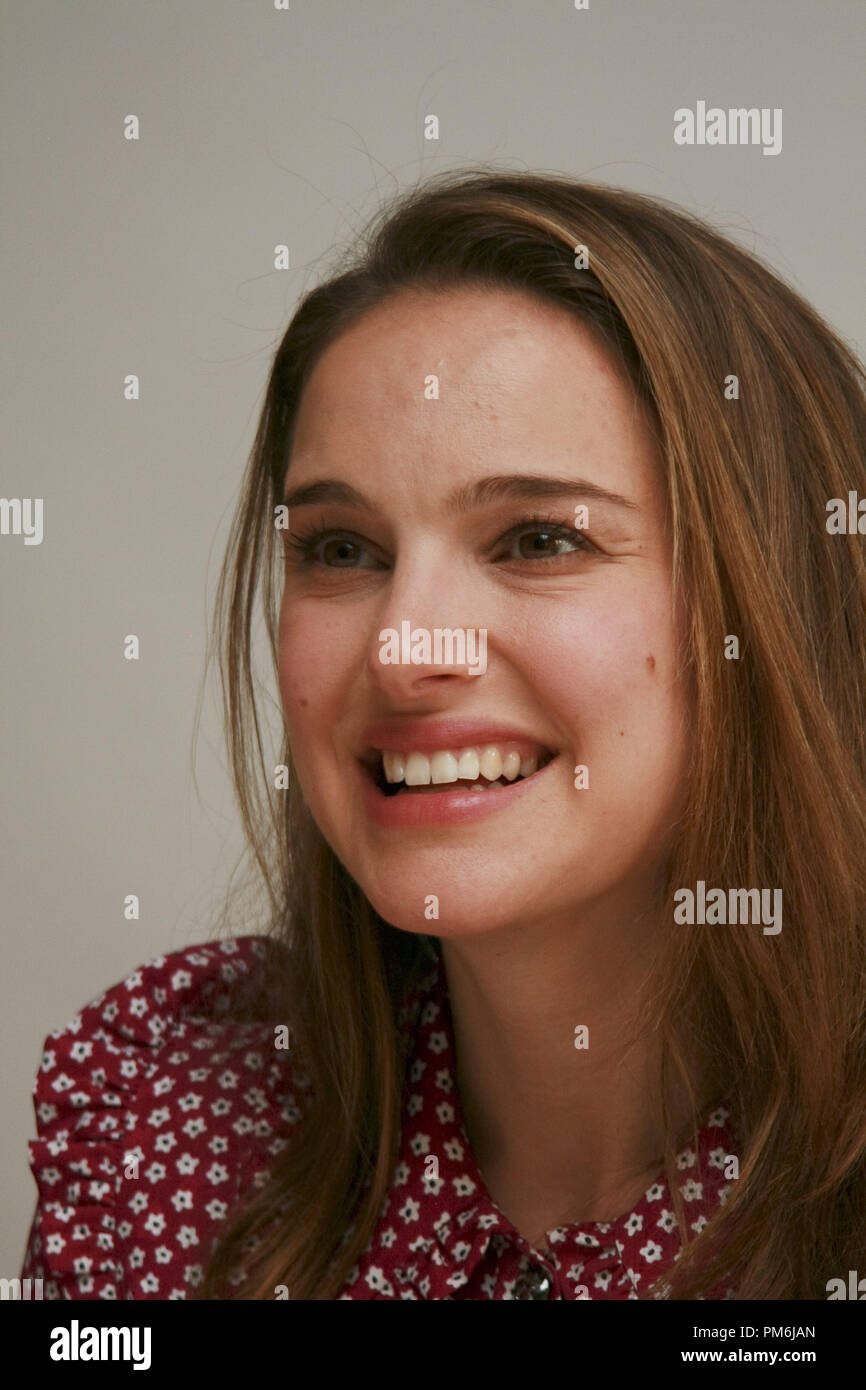 Natalie Portman "Black Swan" Portrait Session, November 15, 2010 ...