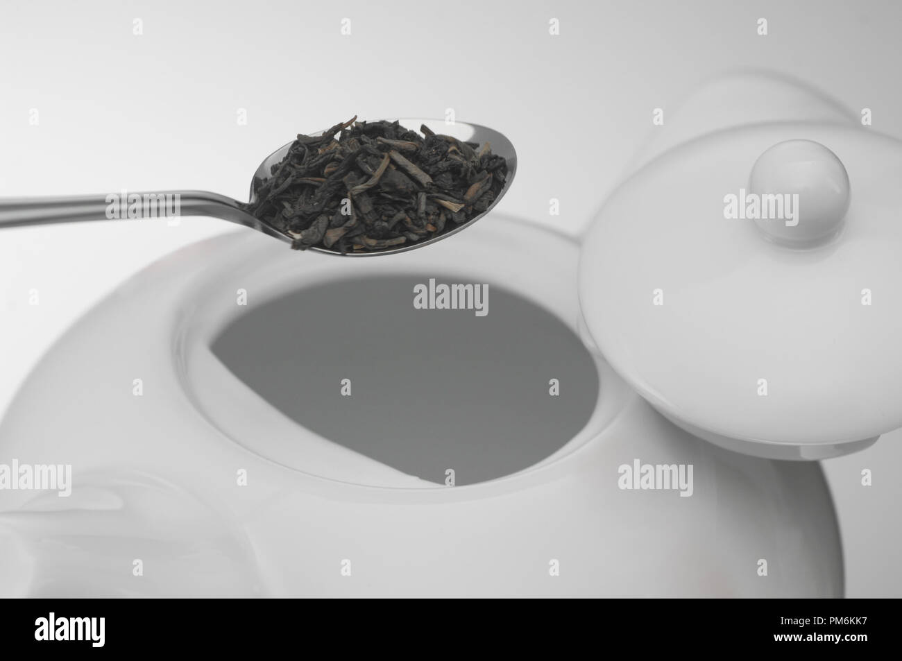 White ceramic teapot hi-res stock photography and images - Alamy