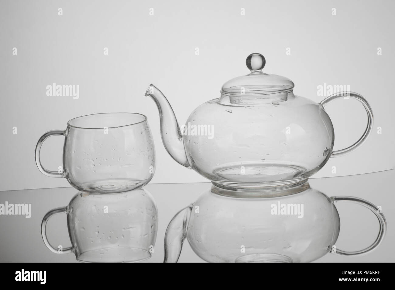 Teapot reflection hi-res stock photography and images - Alamy