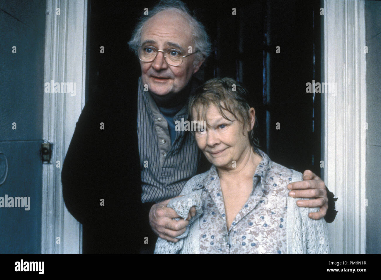 Film Still / Publicity Still from "Iris" Jim Broadbent, Judi Dench ...
