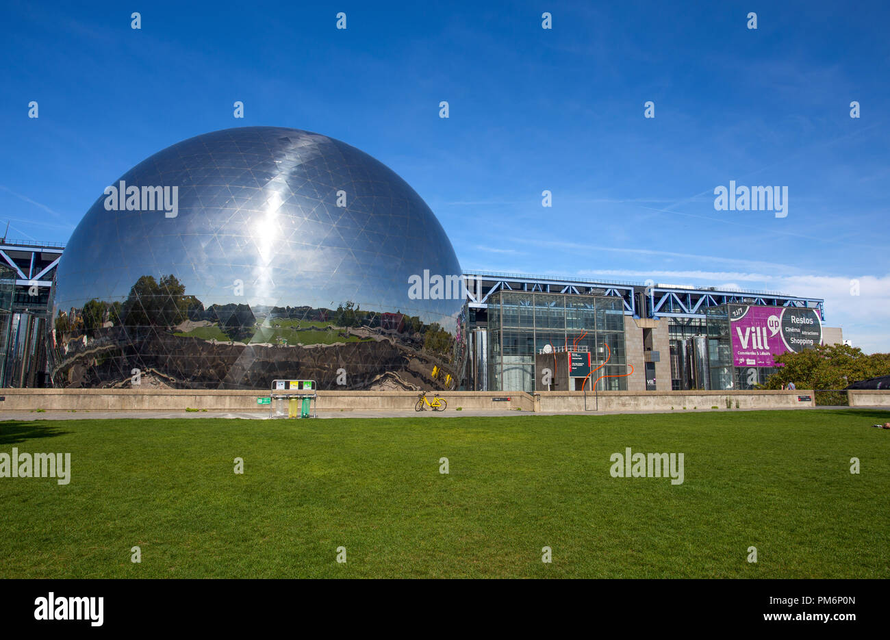 Omnimax dome theater hi-res stock photography and images - Alamy