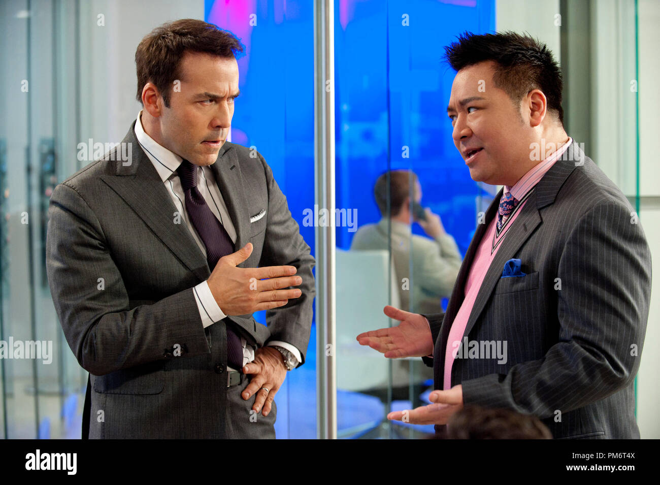 ENTOURAGE episode 91 (season 8, episode 3): Jeremy Piven, Rex Lee ...
