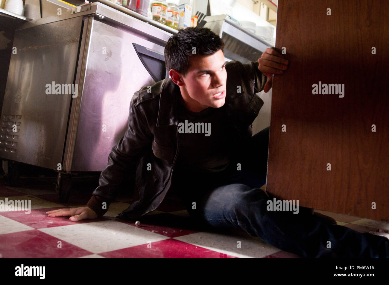 Taylor Lautner stars as 'Nathan' in ABDUCTION Stock Photo - Alamy