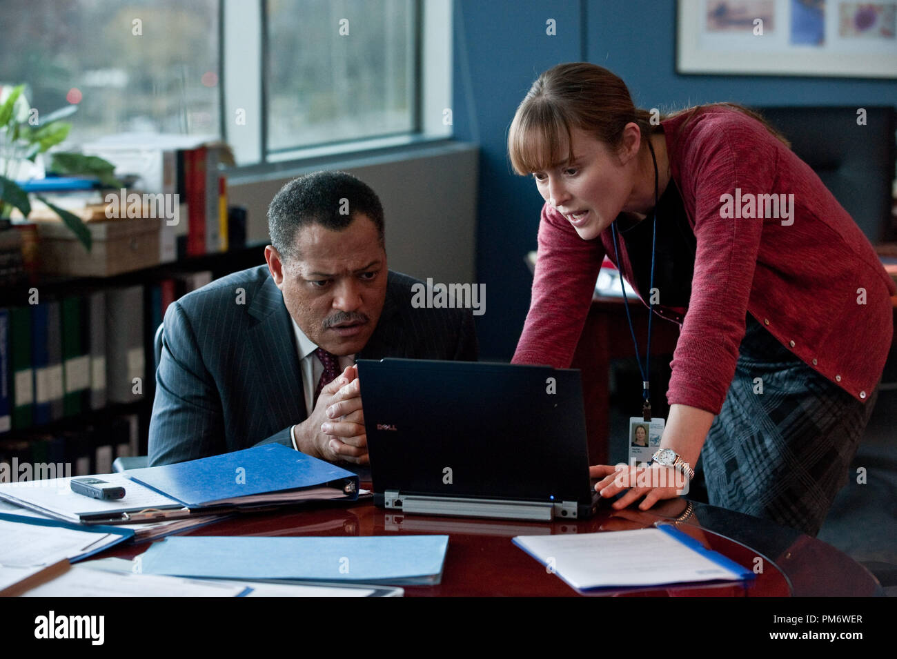 Laurence fishburne jennifer ehle contagion hi-res stock photography and ...