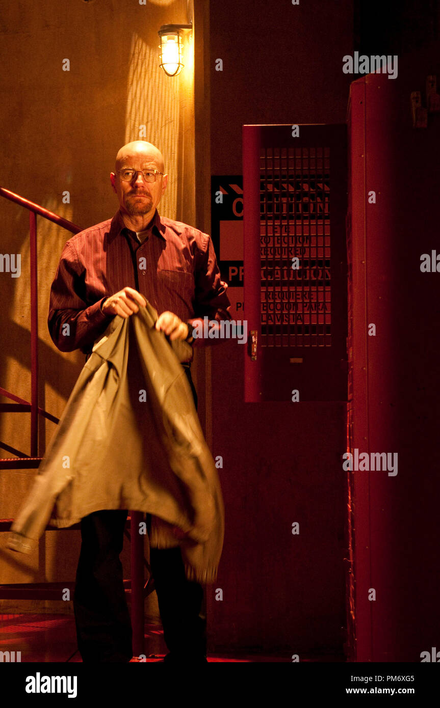 Walter White (Bryan Cranston) - Breaking Bad - Season 4, Episode 2 ...