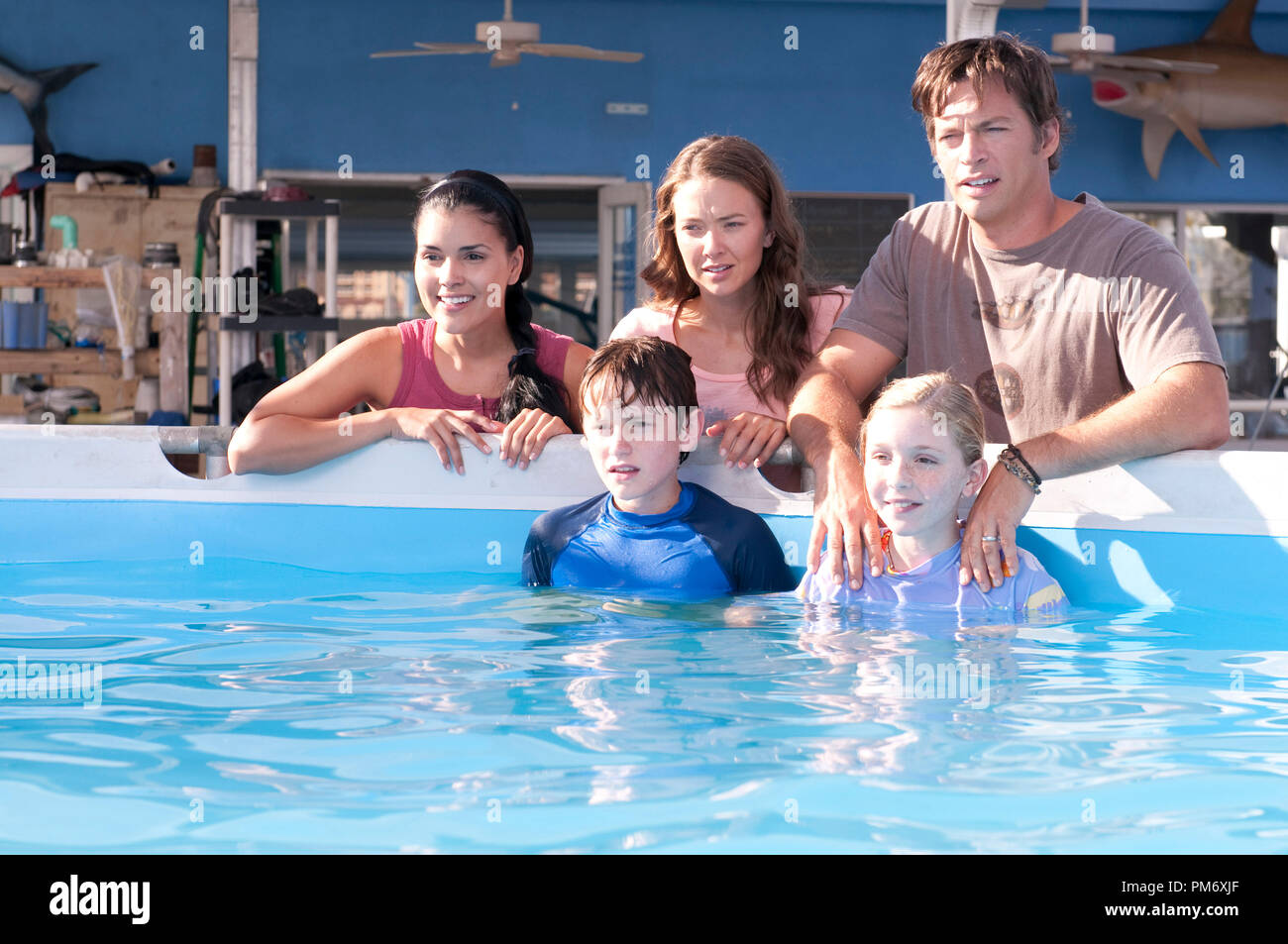 Dolphin Tale 2 Sawyer And Hazel
