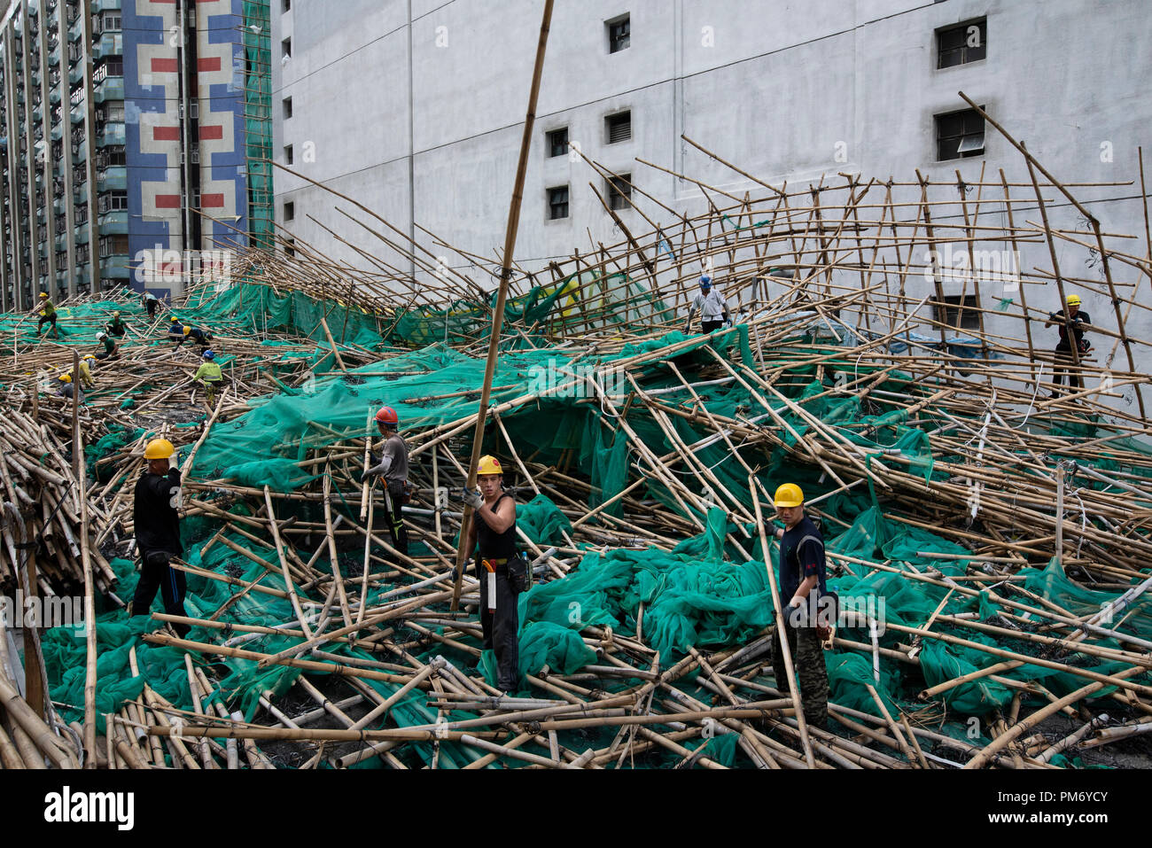 Scaffolding collapse hi-res stock photography and images - Alamy