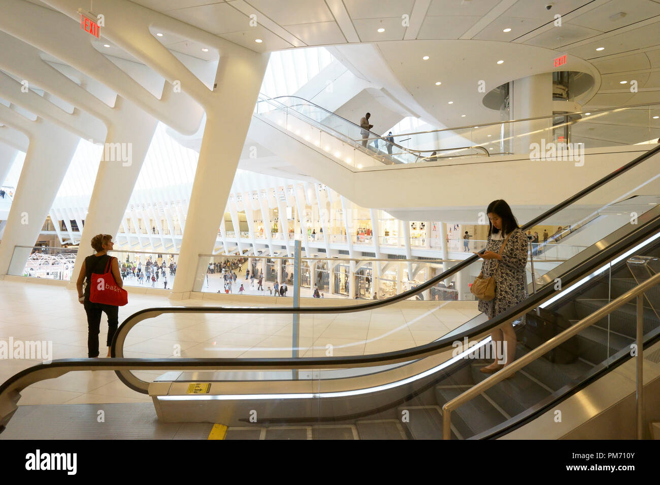 Interior view of the Oculus aka Westfield World Trade Center Mall ...