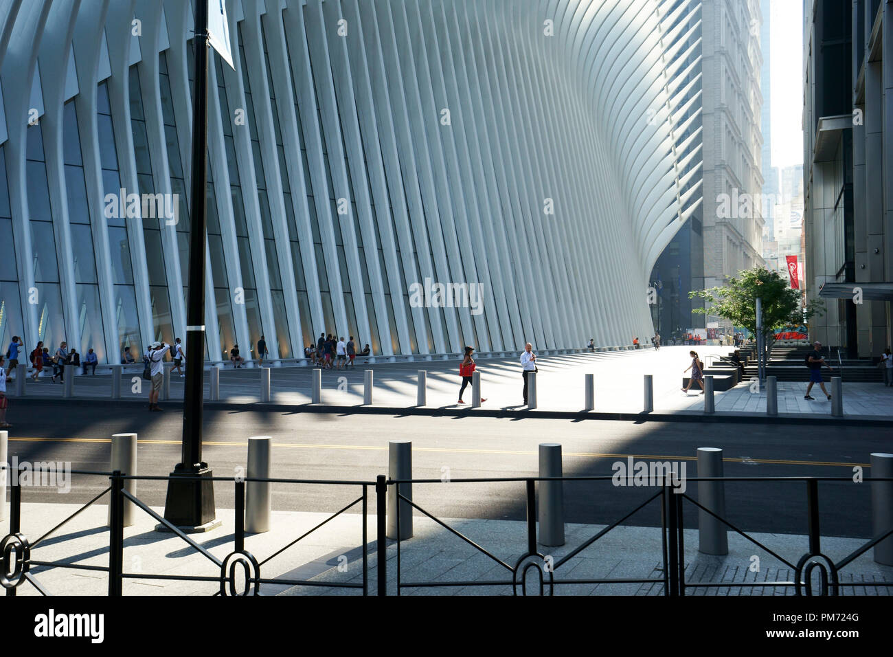 Apple visitor center hi-res stock photography and images - Alamy