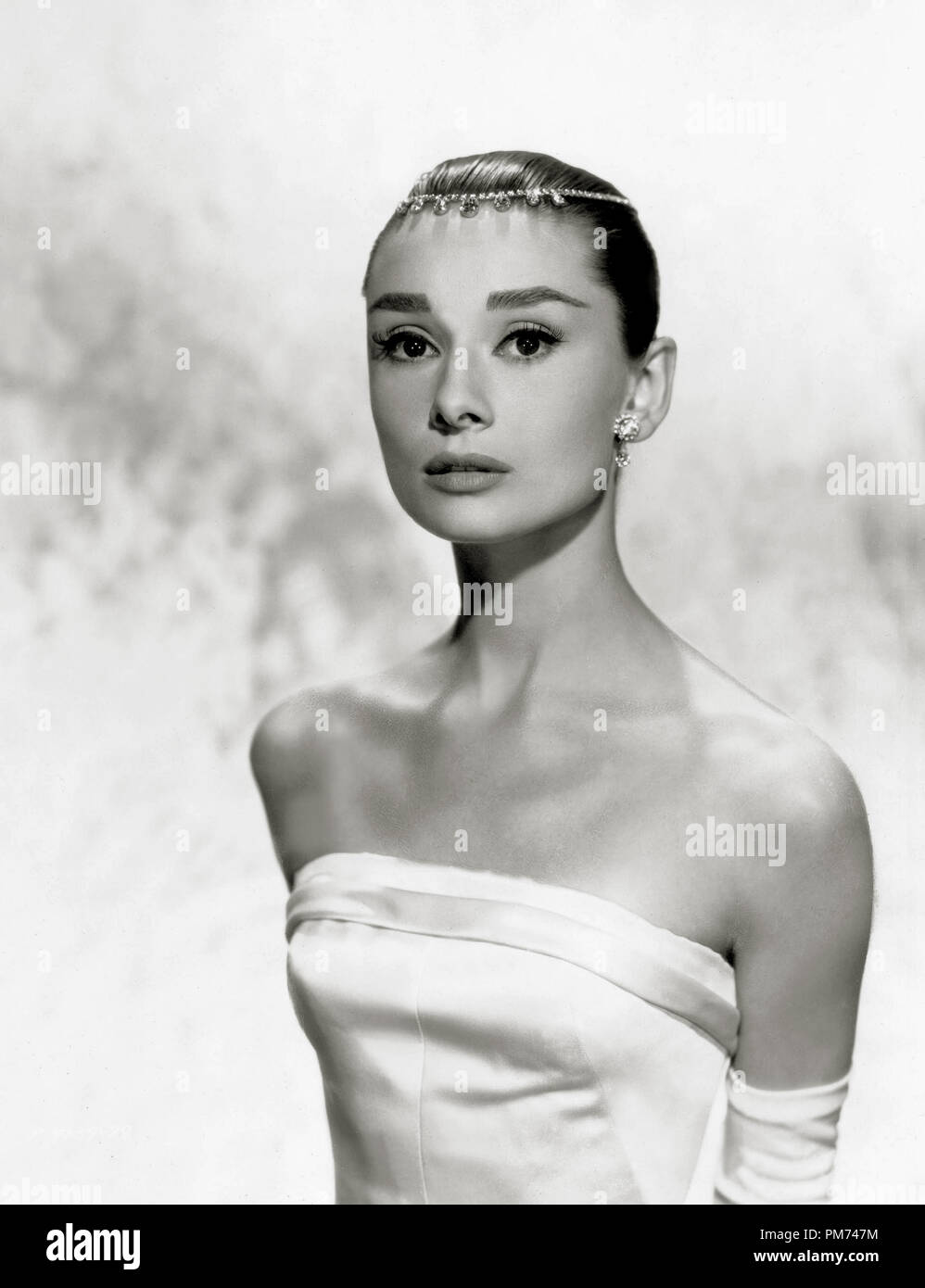 Audrey hepburn funny face film still hi-res stock photography and ...