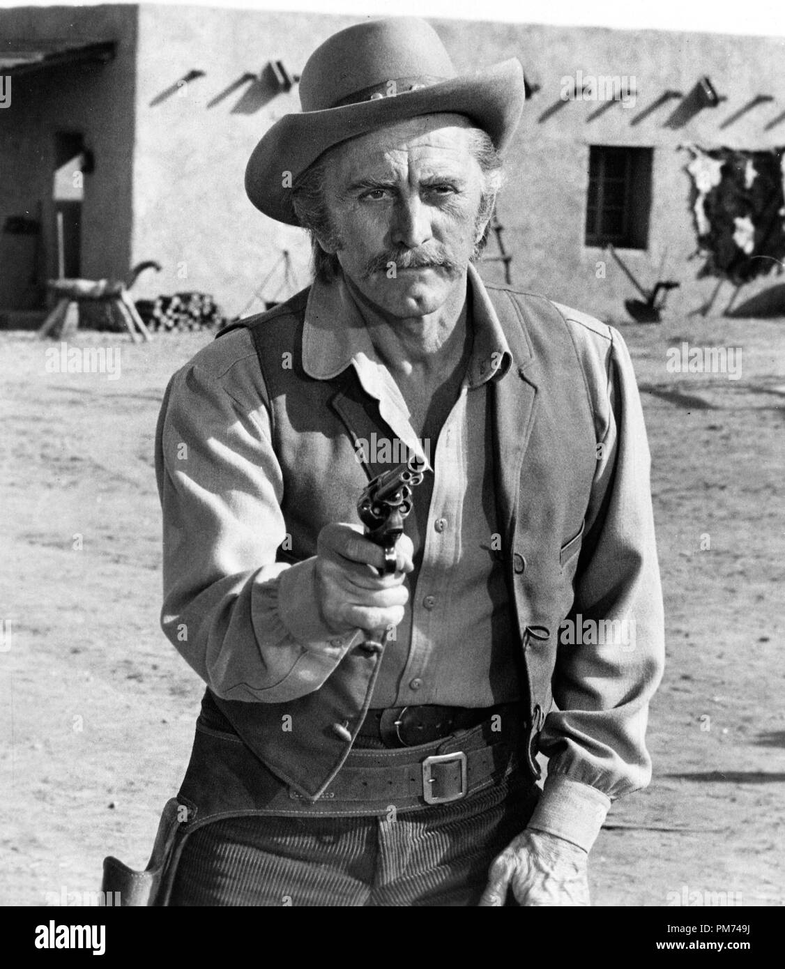 1971 paramount Black and White Stock Photos & Images - Alamy