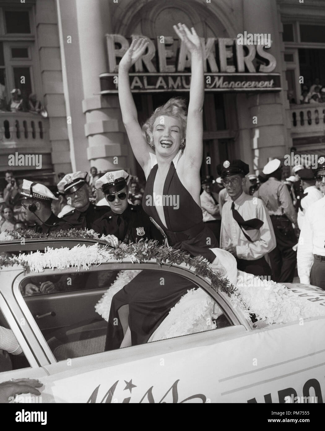 Marilyn Monroe at the "Miss America" pageant parade in Atlantic City ...
