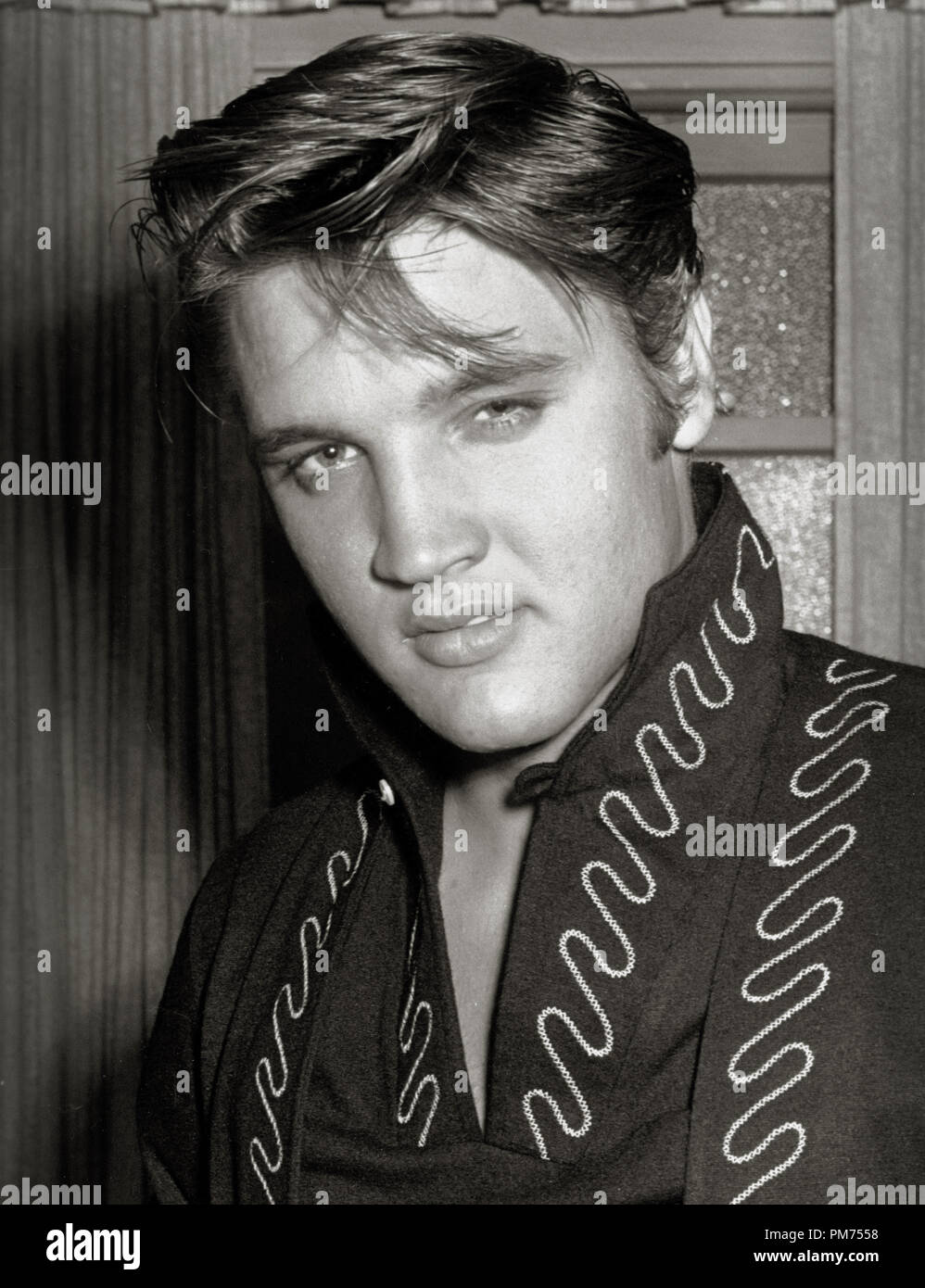 Elvis presley 1957 hi-res stock photography and images - Alamy