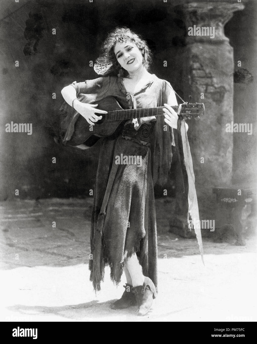 Circa 1918 hi-res stock photography and images - Alamy