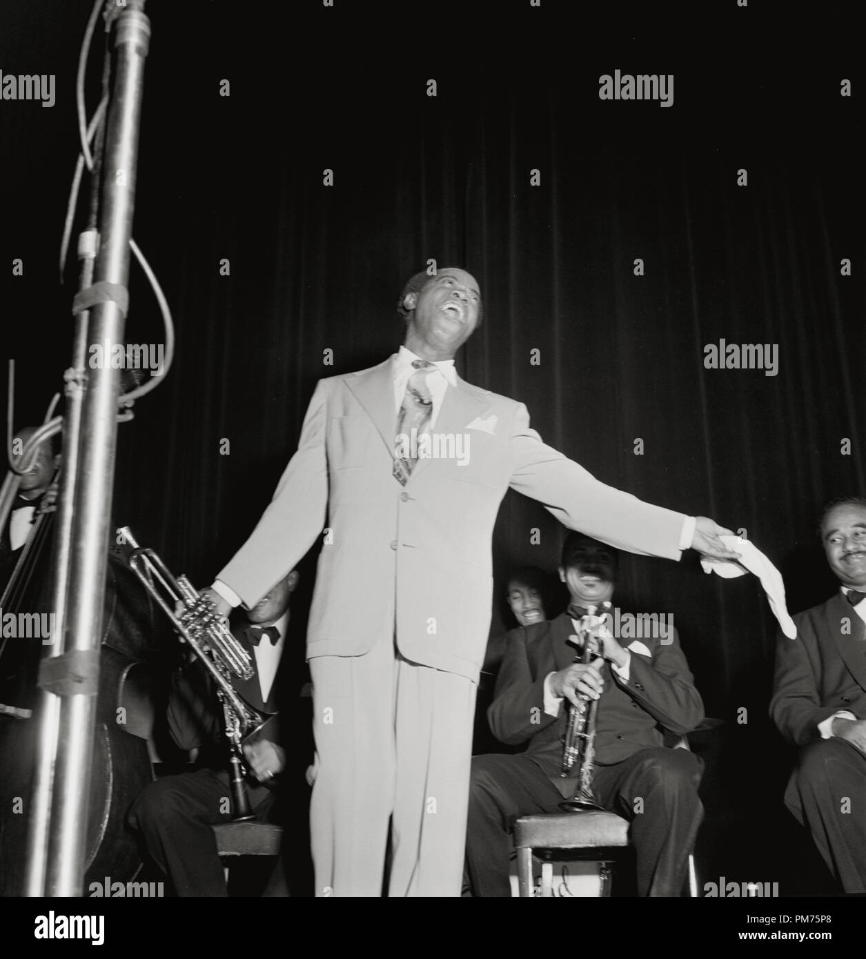 Portrait of louis armstrong hi-res stock photography and images - Alamy