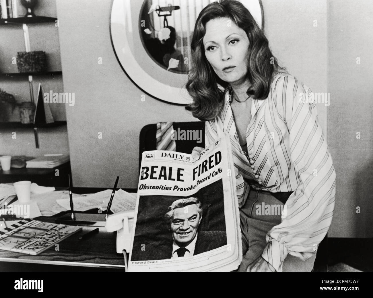 Faye dunaway network hi-res stock photography and images - Alamy