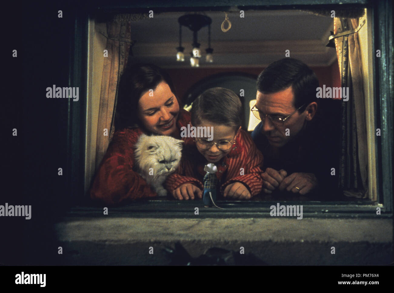 Film Still / Publicity Still from "Stuart Little" Geena Davis, Jonathan ...