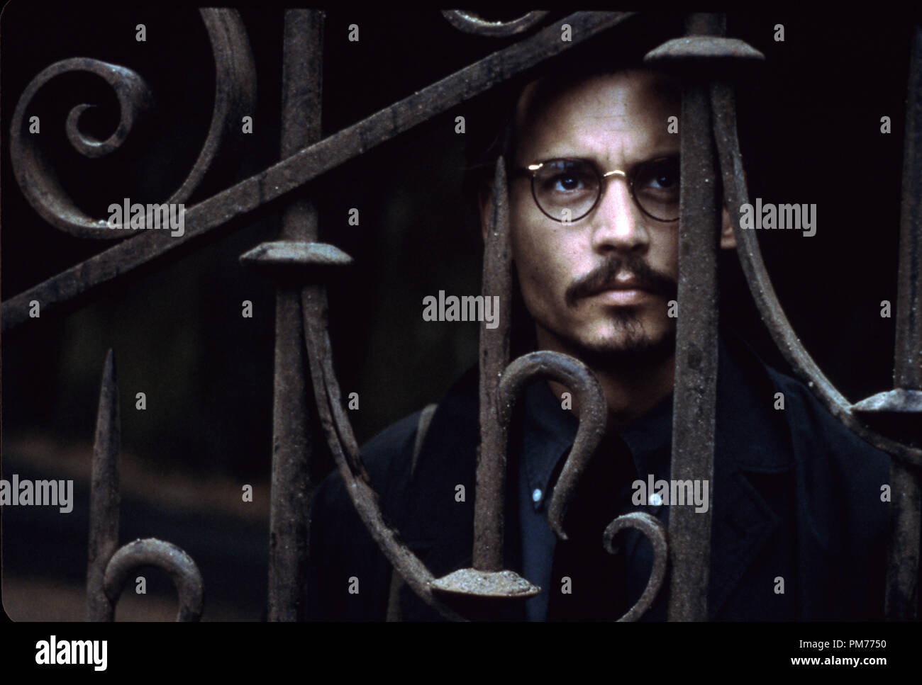 The ninth gate 1999 johnny depp hi-res stock photography and images - Alamy