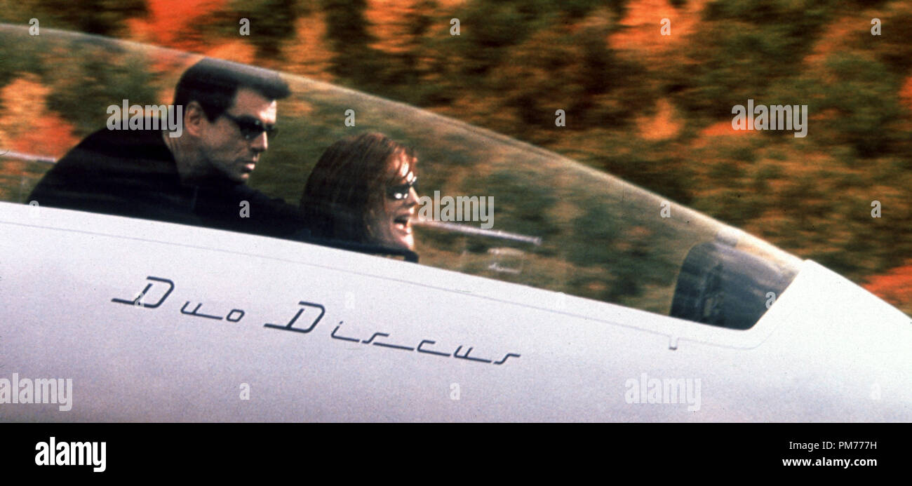 Rene russo thomas crown affair hi-res stock photography and images - Alamy