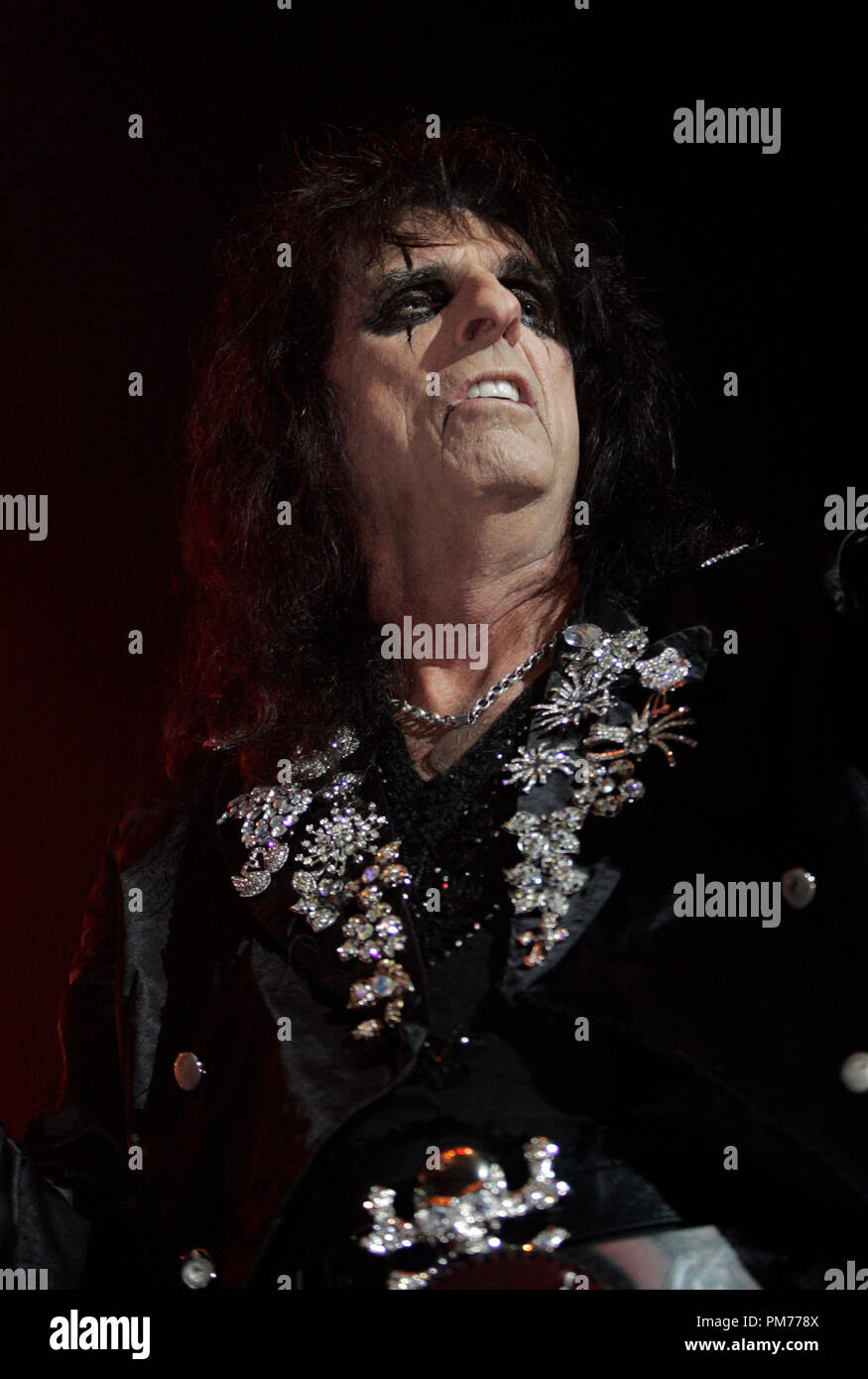 Alice cooper 2005 hi-res stock photography and images - Alamy