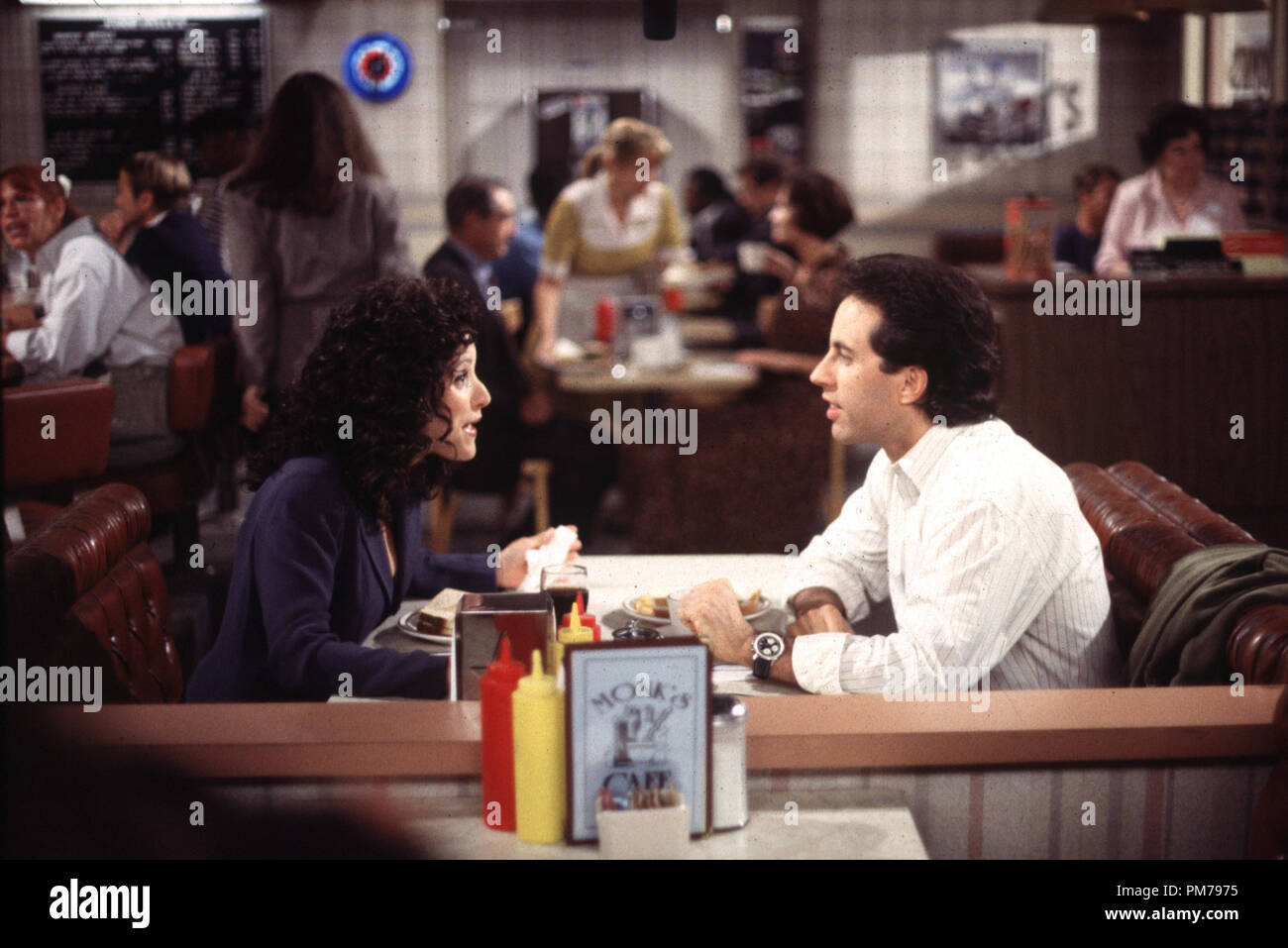 Julia louis dreyfus seinfeld hi-res stock photography and images - Alamy