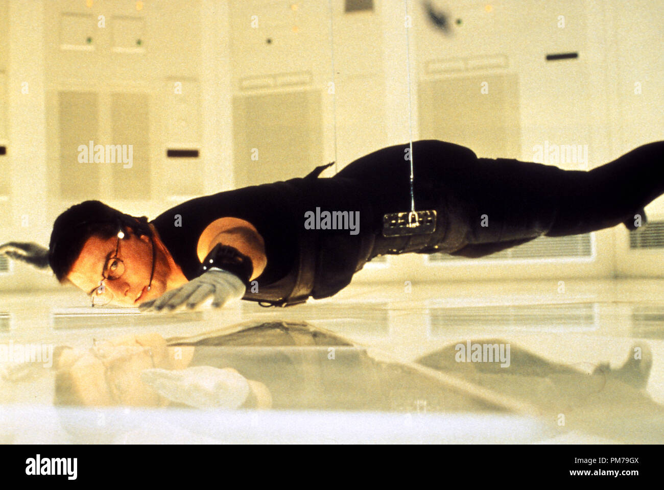 Tom cruise 1996 mission impossible hi-res stock photography and images ...