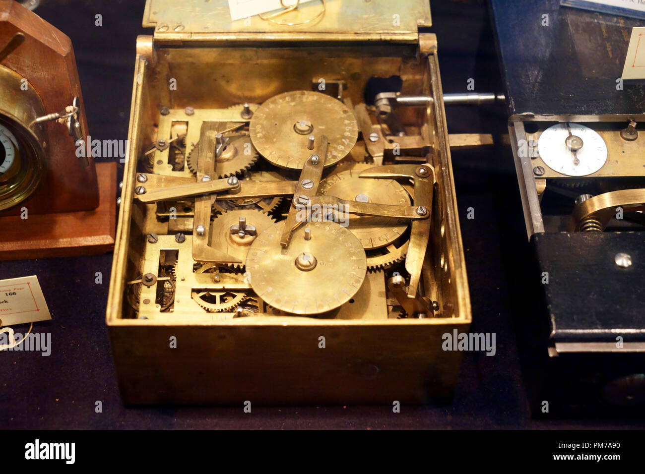 Automatic lock hi-res stock photography and images - Alamy