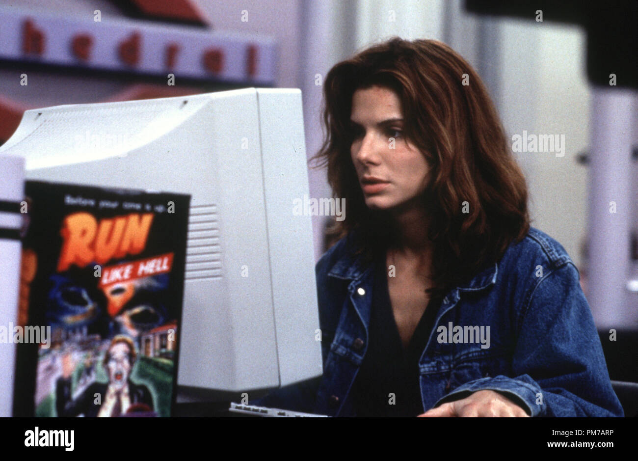 The net 1995 sandra bullock hi-res stock photography and images - Alamy