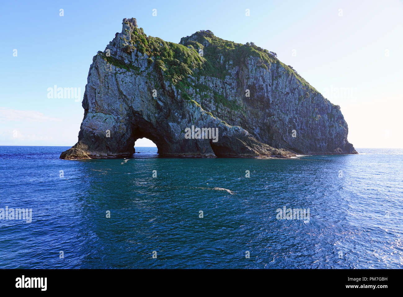 View of the Hole in the Rock in the Bay of Islands, North Island, New ...